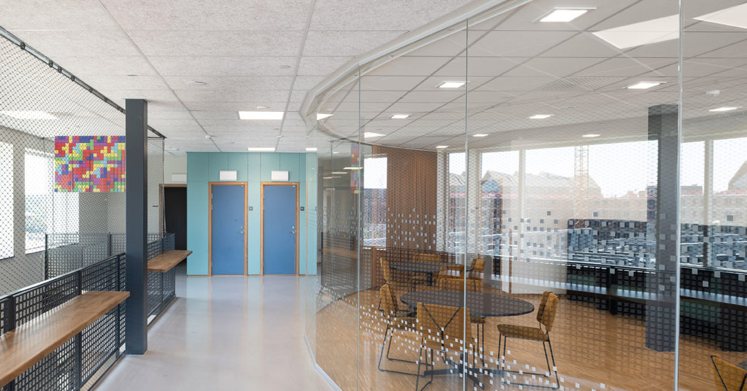 Modern inner-city school reaches skywards in Malmö | Troldtekt