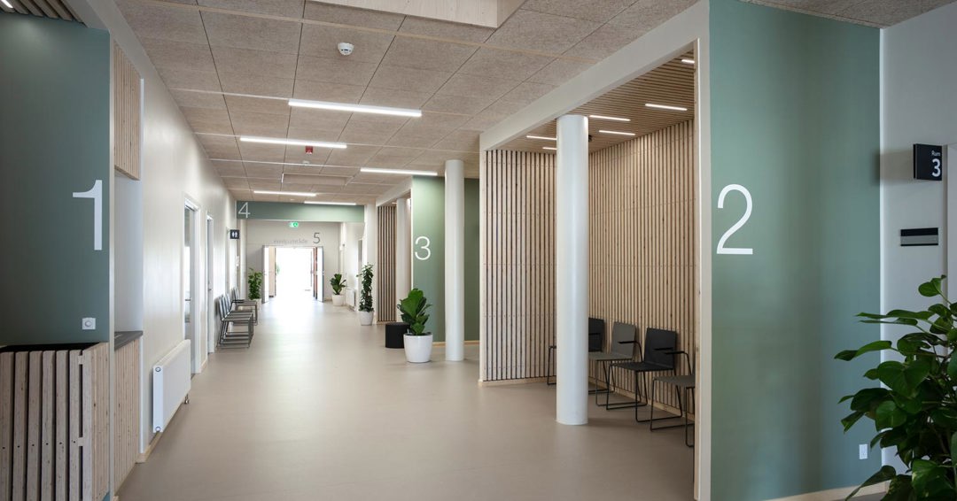 Acoustic ceiling in renovated medical clinic | Troldtekt